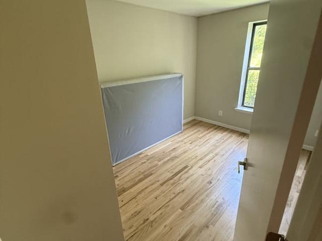 Harlem 2B/1BA looking for roomate for year lease