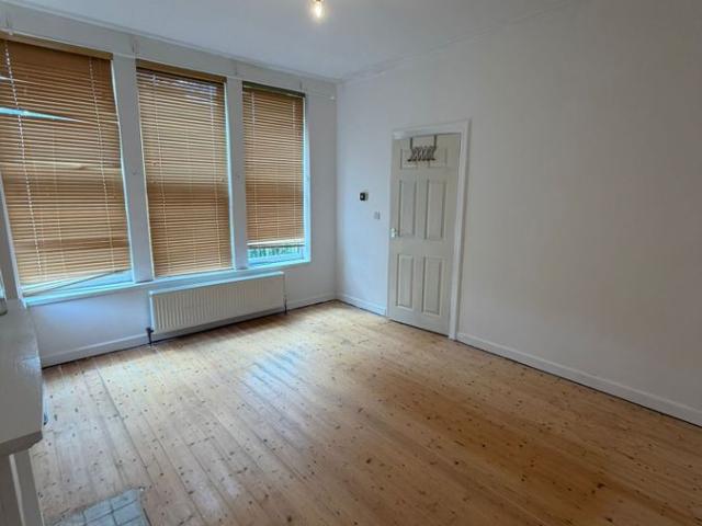 Harlech Terrace, Leeds LS11, 4 bed end terrace house to rent, £1,200 pcm | PrimeLocation
