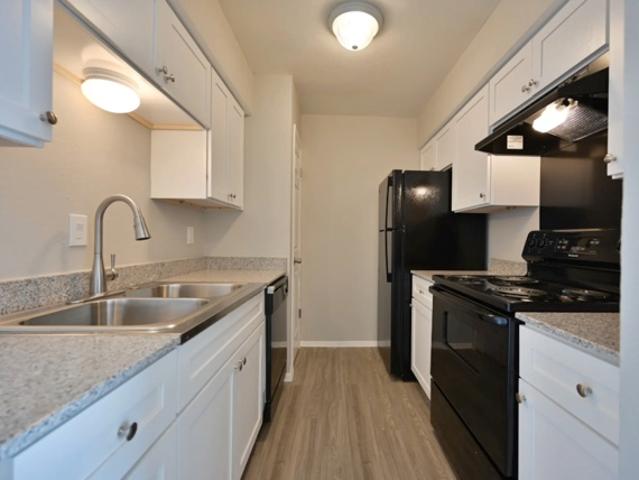 Harlee Apartments