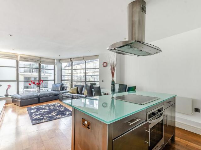 Harlequin Court, Covent Garden. 2 bed flat to rent £4,767 pcm £1,100 pw
