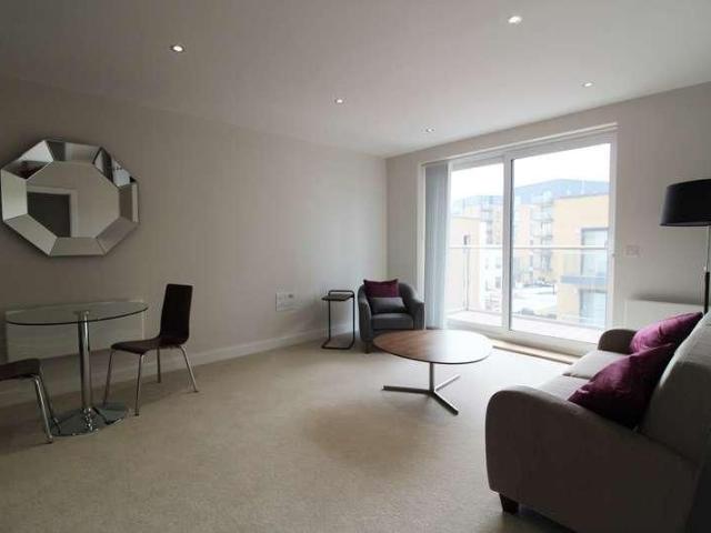 Harlequin House, Padworth Avenue, Reading, RG2