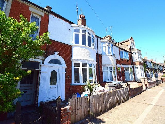 Harlestone Road, Northampton NN5, 4 bed terraced house to rent, £1,595 pcm | PrimeLocation