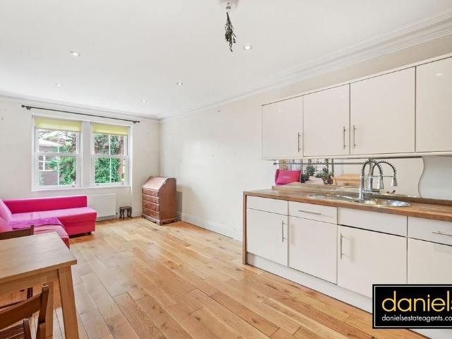 Harlesden Gardens, Harlesden, London. 2 bed flat to rent £1,850 pcm £427 pw