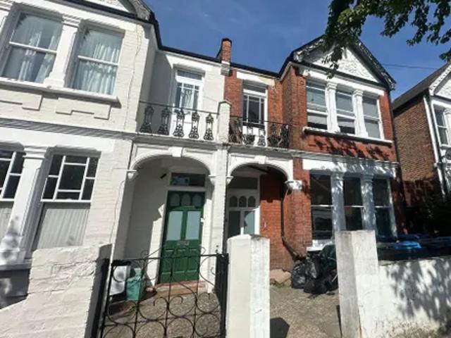 Harlesden Gardens, London, NW10 4EB, United Kingdom | 3 bed apartment for rent #167781301 | Rentberry