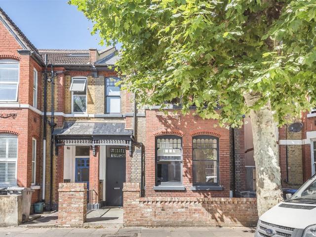 Harlesden Gardens, London NW10, 3 bed flat to rent, £2,900 pcm | PrimeLocation