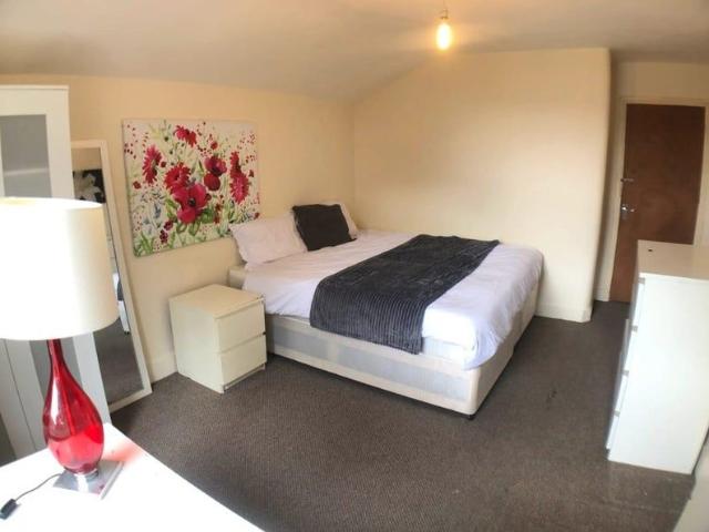 Harlesden Gardens, London NW10, Room to rent, £800 pcm | PrimeLocation