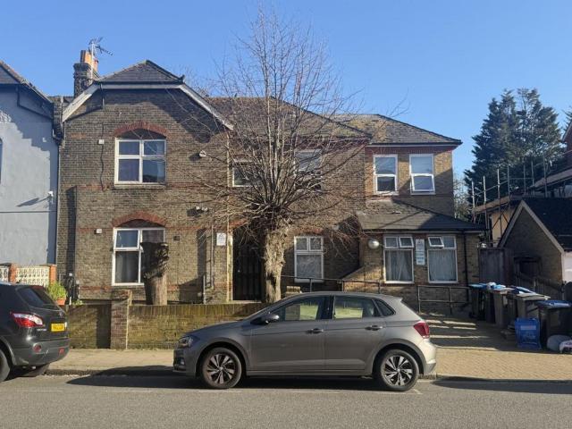 Harlesden Road, Willesden, NW10 Property to rent £1,096 pcm £253 pw