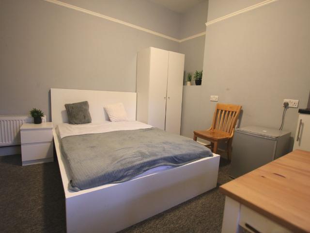 Harlesden Road, London NW10, Studio to rent, £1,250 pcm | PrimeLocation