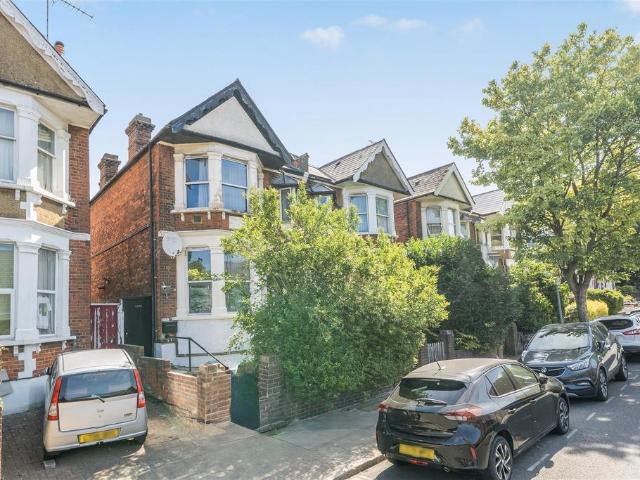 Harlesden Road, NW10 3 bed property to rent £2,700 pcm £623 pw
