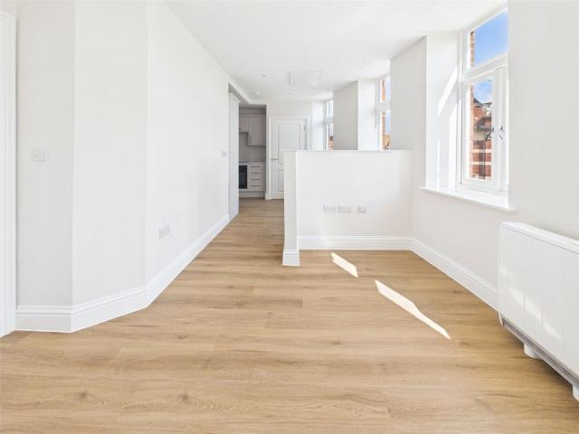 Harley House, London Road, Twickenham, TW1