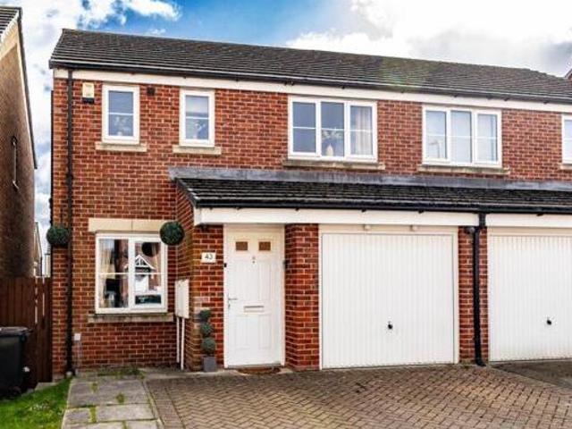 Harley Head Avenue, Lightcliffe, 3 Bedroom Semi detached