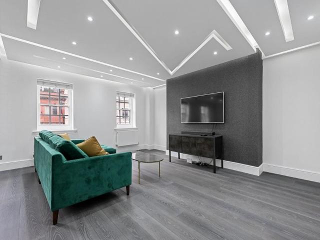 Harley Street, Marylebone Village. 3 bed flat to rent £5,997 pcm £1,384 pw