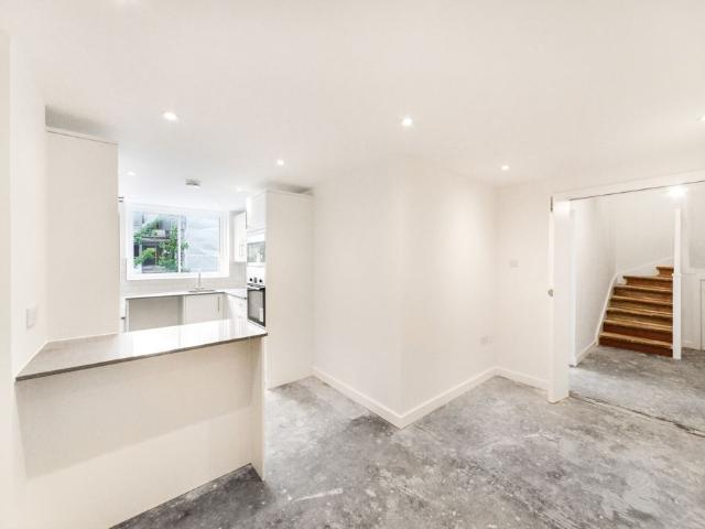 Harley Street, London W1G, 4 bed flat to rent, £6,067 pcm | PrimeLocation