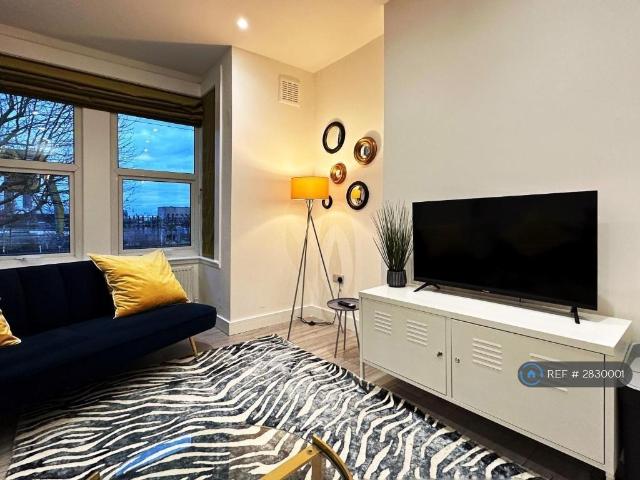 Harley Road, London, NW10 2 bed flat to rent £1,950 pcm £450 pw