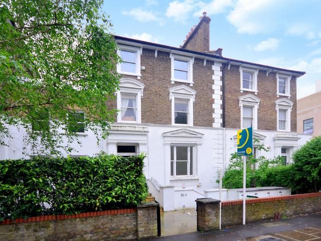 Harley Road, Primrose Hill, London, NW3 2 bed flat to rent £2,600 pcm £600 pw