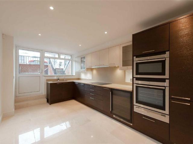 Harley Road, Primrose Hill, London, NW3 4 bed terraced house to rent £11,917 pcm £2,750 pw