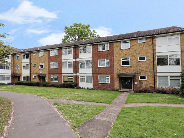 Harleyford, Upper Park Road, Bromley. 1 bed flat to rent £1,450 pcm £335 pw