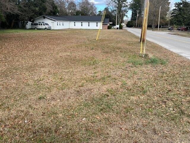 Harlin St, Elloree, SC 29047