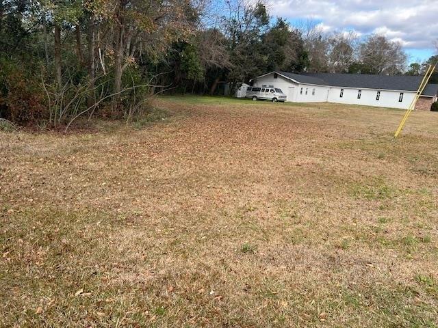 Harlin St # Rr, Elloree, SC 29047