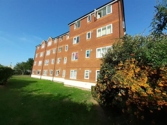 Harlinger Street, Woolwich 1 bed flat to rent £1,550 pcm £358 pw