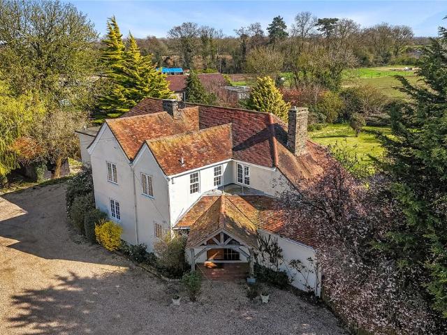 Harlow Tye, Nr Old Harlow, Essex, CM17 5 bed detached house to rent £3,750 pcm £865 pw