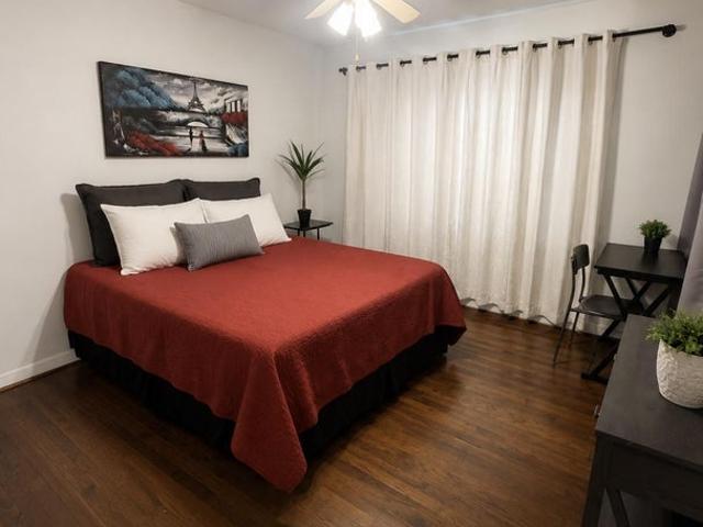 Harmony House in Casa View 75228