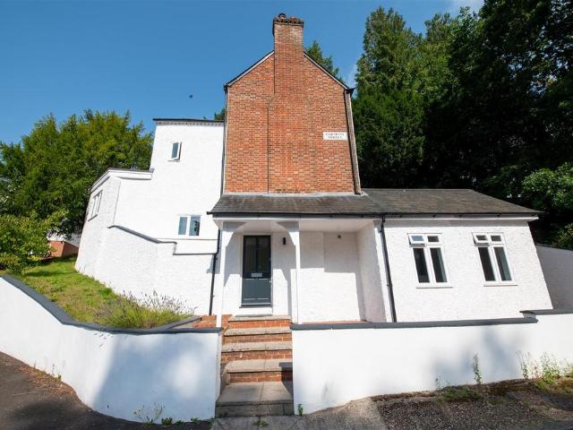 Harmony Street, Tunbridge Wells 4 bed detached house to rent £2,995 pcm £691 pw