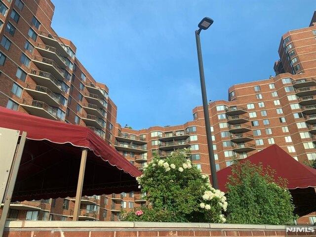 Harmon Cove Tower, Secaucus, Condo For Sale