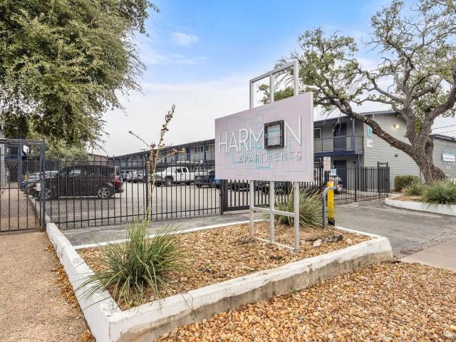Harmon Square 1 Bedroom Apartment for Rent at 4719 Harmon Ave, Austin, TX 78751 Hyde Park