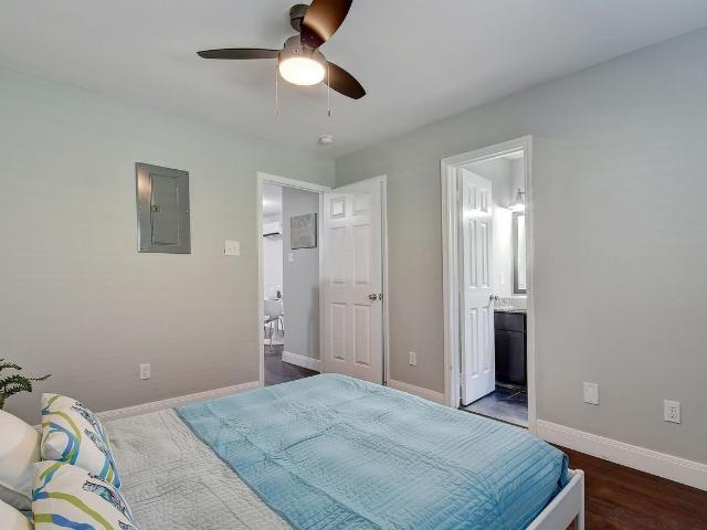 Harmon Square 1 Bedroom Apartment for Rent at 4719 Harmon Ave, Austin, TX 78751 Hyde Park