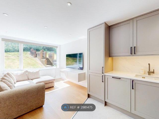 Harney Court, London SE14, 4 bed shared accommodation to rent, £3,900 pcm | PrimeLocation