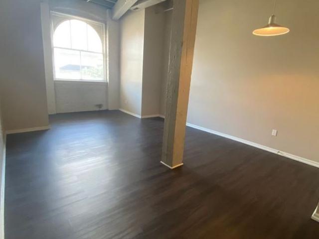 Harney Street Apartments in the Old Market 1 Bedroom Apartment for Rent at 1115 Harney St, Omaha, NE 68102 Old Market