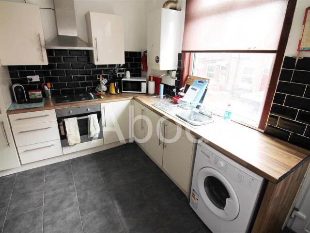 Harold Grove, Hyde Park, Leeds 4 bed house to rent £1,993 pcm £460 pw