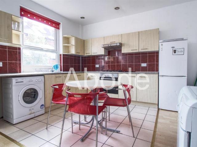Harold Grove, Hyde Park, Leeds 4 bed house to rent £2,253 pcm £520 pw