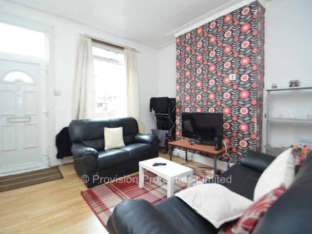 Harold Grove, Hyde Park LS6 4 bed terraced house to rent £1,820 pcm £420 pw