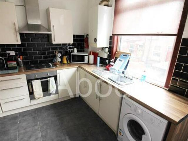 Harold Grove, Hyde Park, 4 Bedroom House