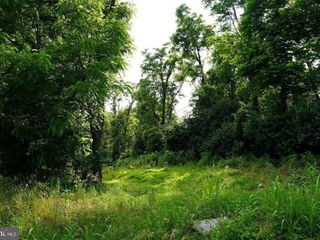 Harold Dr, Martinsburg, WV 25403