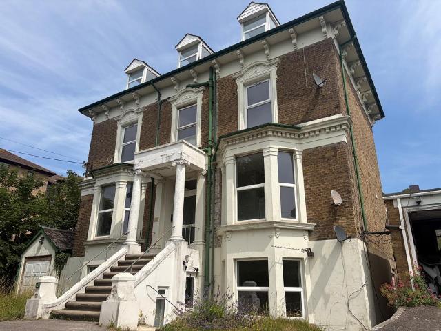 Harold Street, Dover, CT16 2 bed flat to rent £1,000 pcm £231 pw