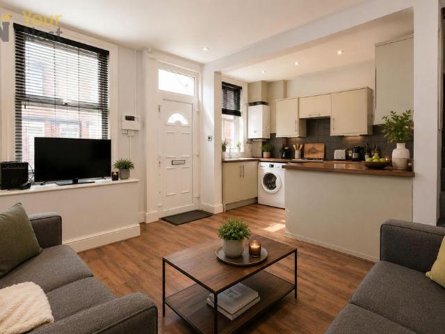 Harold Street, Hyde Park, Leeds, LS6 1PL 3 bed terraced house to rent £1,297 pcm £299 pw