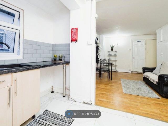 Harold Road, London E13, 2 bed flat to rent, £1,975 pcm | PrimeLocation