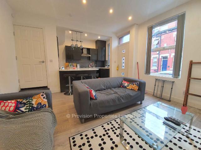 Harold Walk, Hyde Park, Leeds LS6, 3 bed terraced house to rent, £1,430 pcm | PrimeLocation