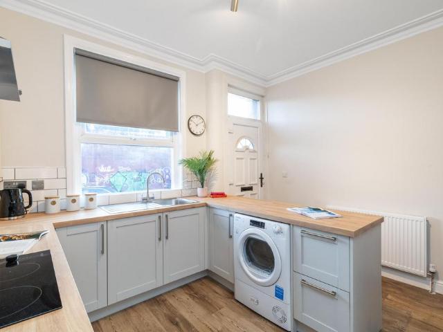 Harold Terrace, Leeds LS6 6 bed house to rent £3,822 pcm £882 pw