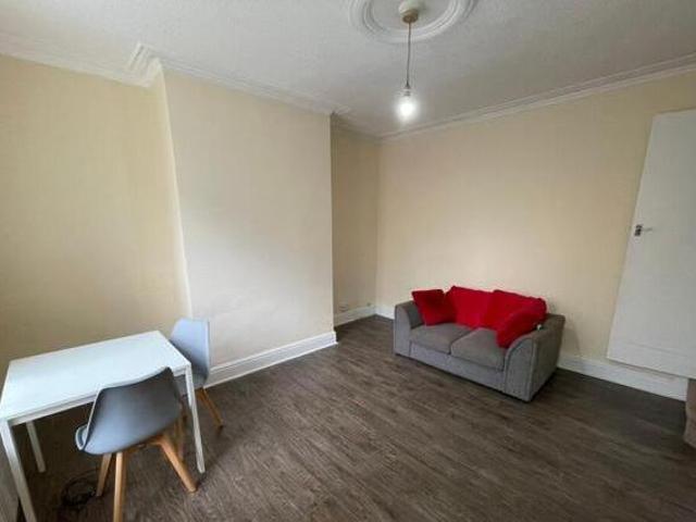 Harold View, Leeds, 2 Bedroom Terraced