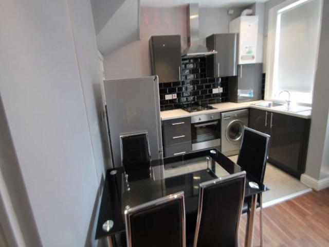 Harold View, Leeds 3 bed house to rent £1,742 pcm £402 pw