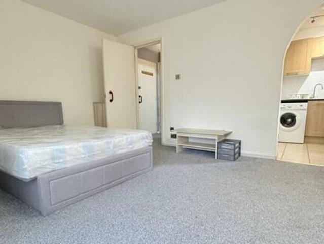 Harp Island Close, Neasden, Studio Flat For