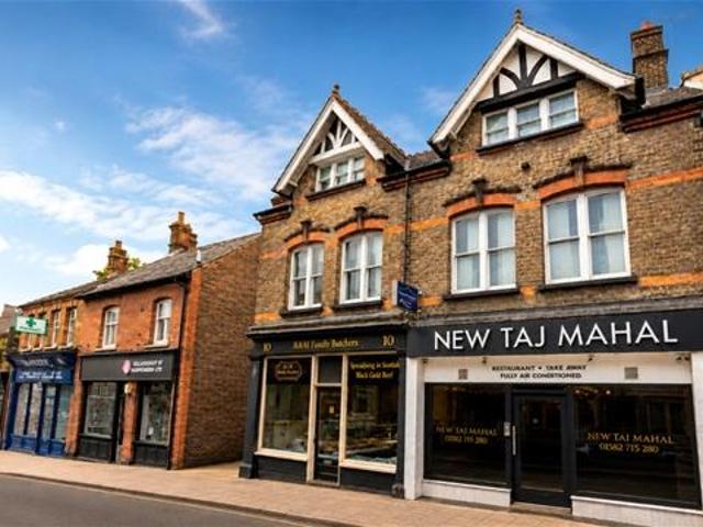 Harpenden AL5 2 bed flat to rent £1,800 pcm £415 pw