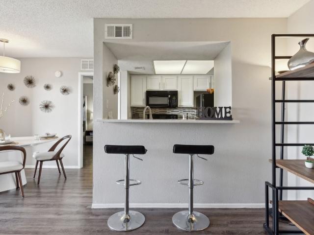 Harper at the Park 1 Bedroom Apartment for Rent at 950 E Bitters Rd, San Antonio, TX 78216 Country