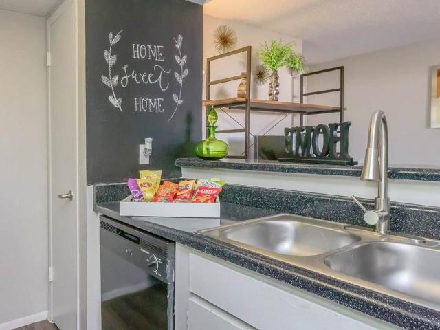 Harper at the Park 1 Bedroom Apartment for Rent at 950 E Bitters Rd, San Antonio, TX 78216 Country
