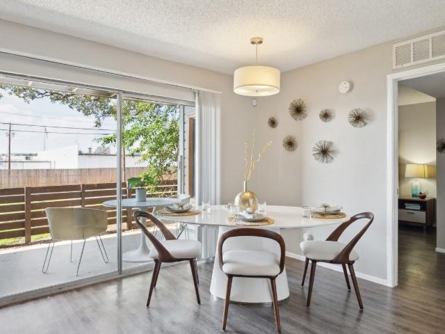Harper at the Park 2 Bedroom Apartment for Rent at 950 E Bitters Rd, San Antonio, TX 78216 Country
