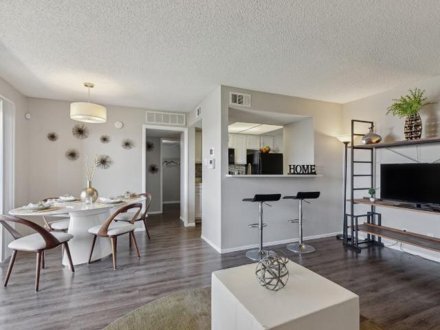 Harper at the Park 2 Bedroom Apartment for Rent at 950 E Bitters Rd, San Antonio, TX 78216 Country